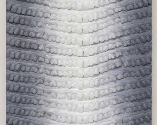 As Superfícies Esculturais de Lucy Kim via @pristinaorg